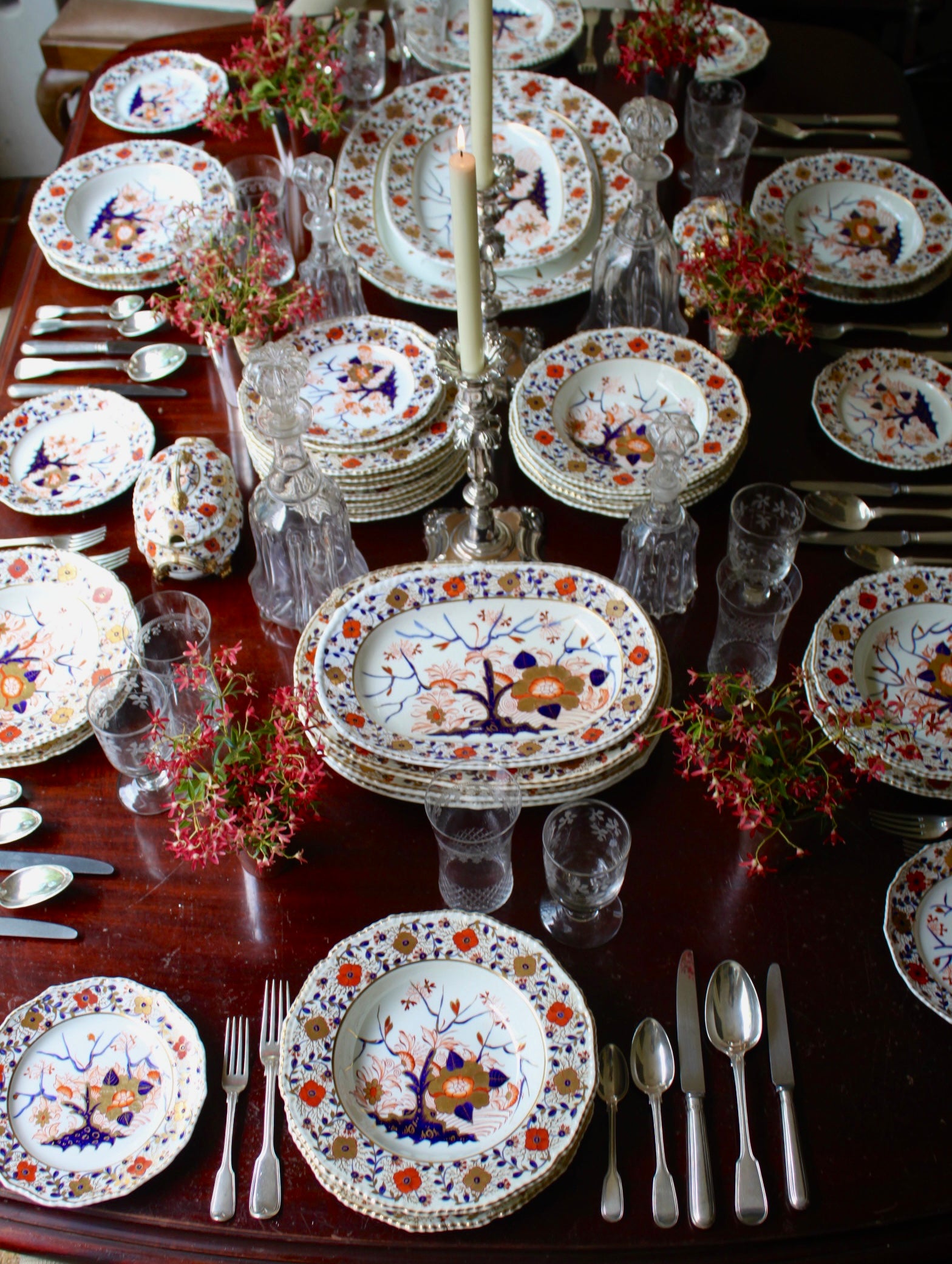 A Rare Bloor Derby Imari Rose Pattern Dinner Service. 1805-1825 ...